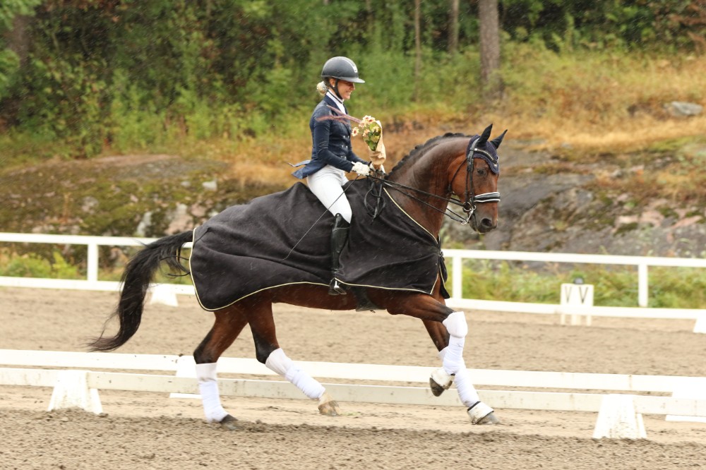 Pinja Järvinen Pohjola Rising Star Tourin iloinen voittaja - Suomen ...